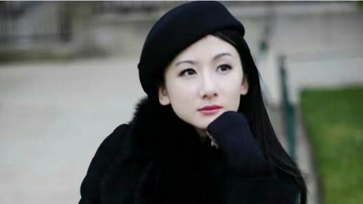 As expected of a talented woman, she wrote lyrics for Li Yuchun, Hua ...