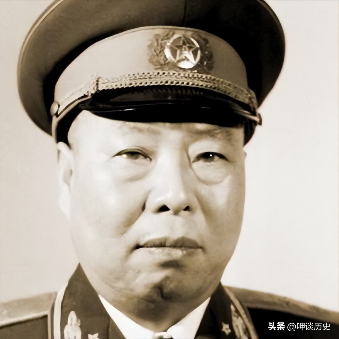 His qualifications are older than Xu Xiangqian, and he has 2 generals ...