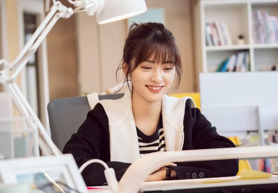 Shen Yue ushered in a new drama and starred in "My Uncle" with Chen ...