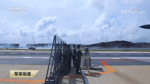 CCTV is open!The latest battle images of the Chinese aircraft carrier ...