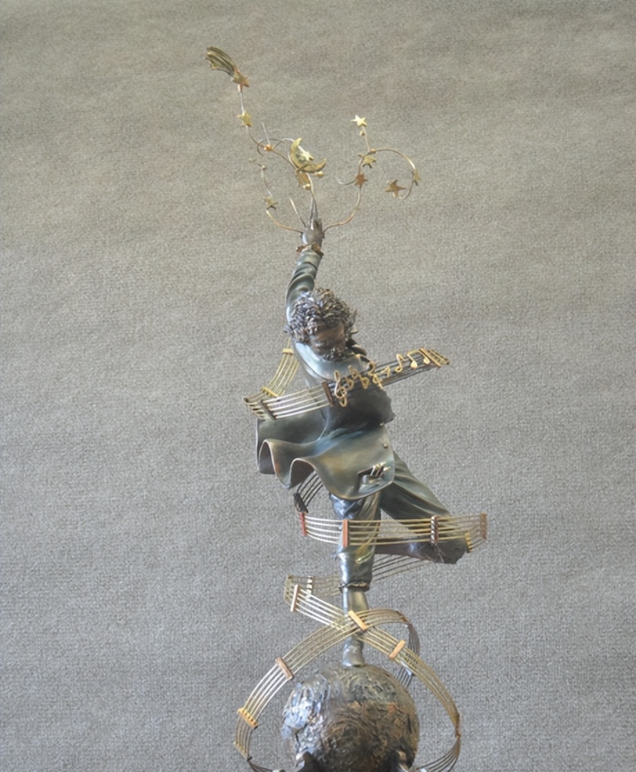 The heroic and romantic in Franco Castelluccio's classical sculptures ...