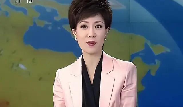 CCTV host Wen Jing lost her front teeth during a live broadcast. Her ...