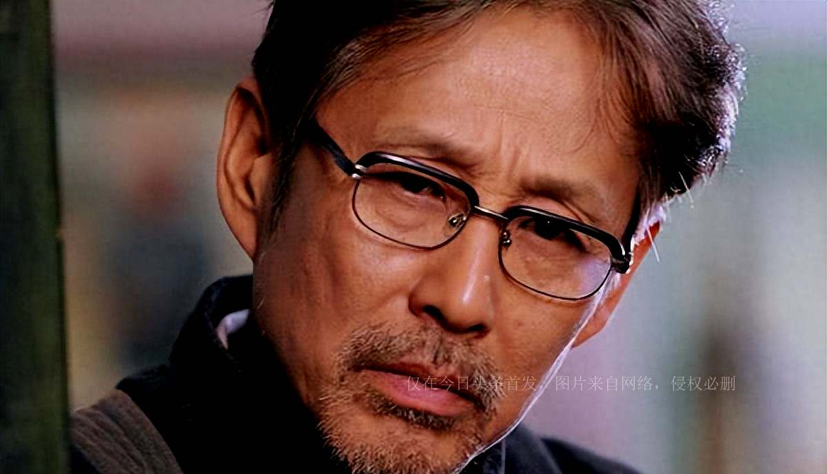Their acting skills are average, but they are praised as "old actors ...