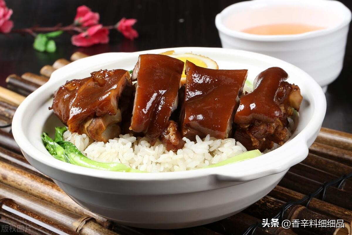 How to make pig's trotter rice and the recipe is simple, allowing you ...