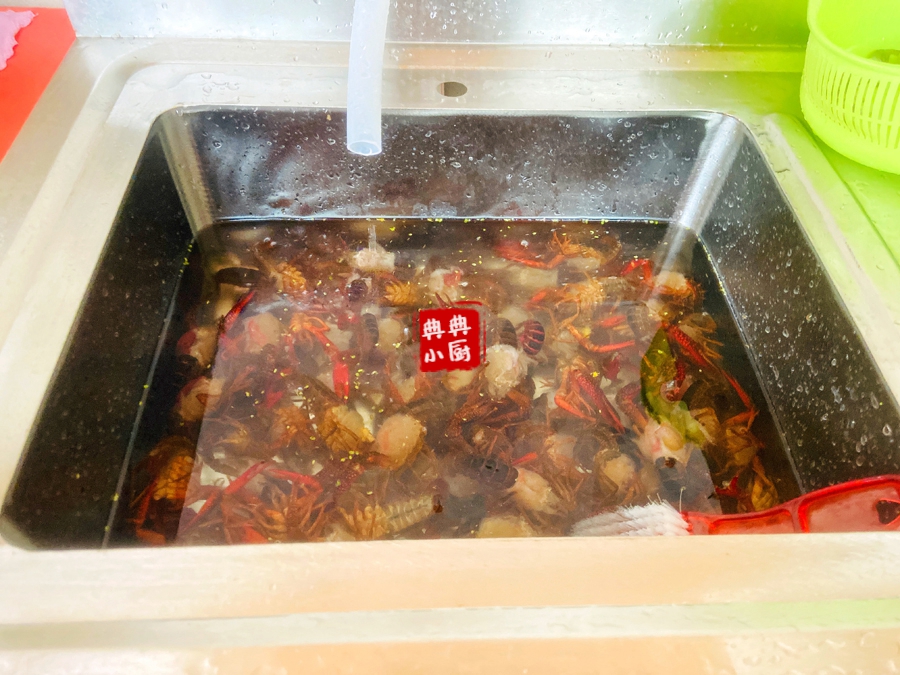 The crayfish cleaned by yourself is clean and hygienic, and it tastes ...
