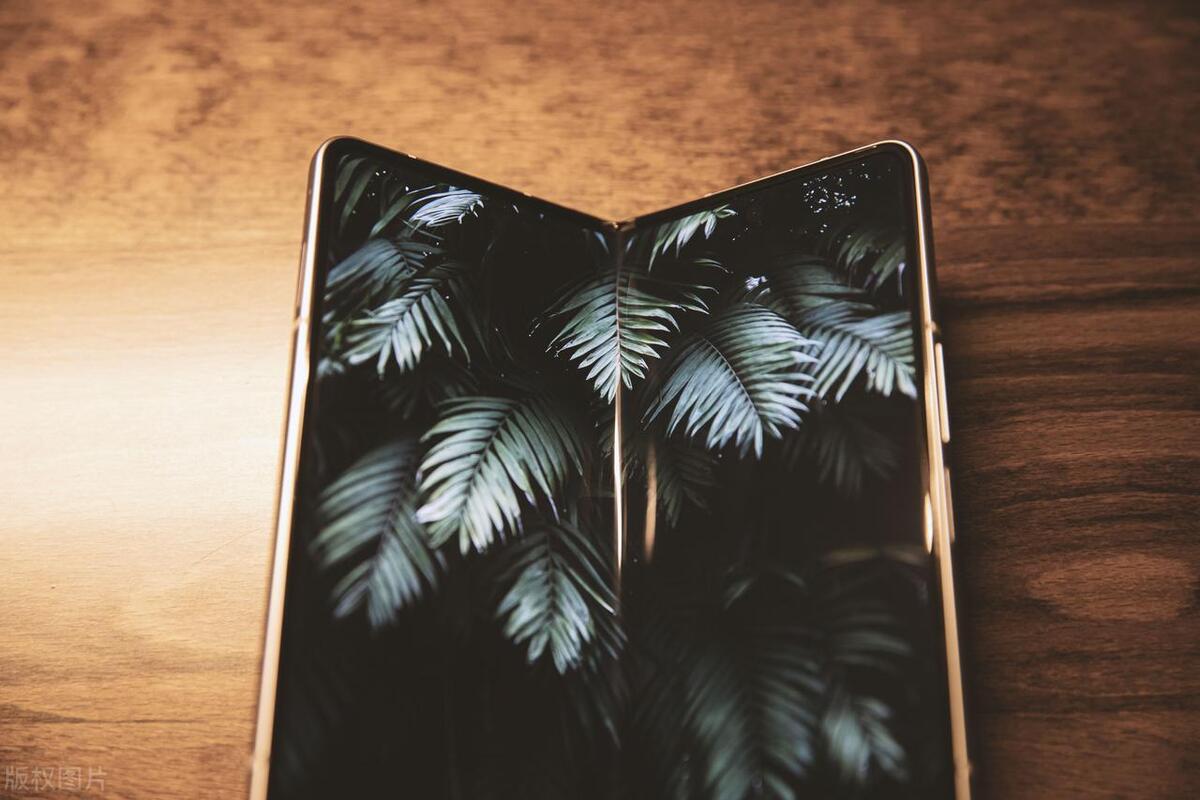 Domestic folding screen mobile phones have been forced to bid farewell ...