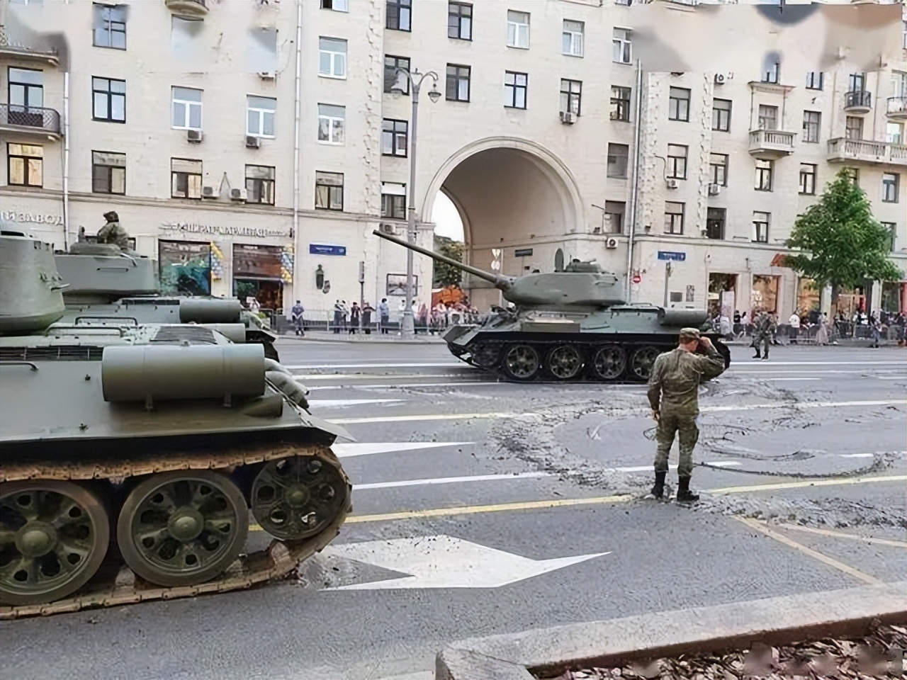In order to build Type 59 tanks, we built a new city! - iNEWS