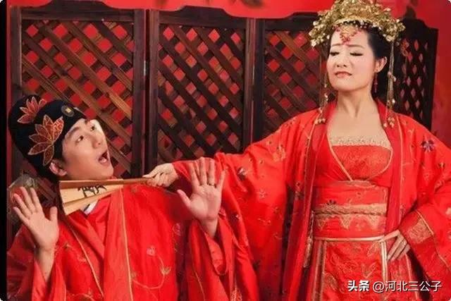 A ceremony of marrying a daughter - pressing the bottom of the box - iNEWS