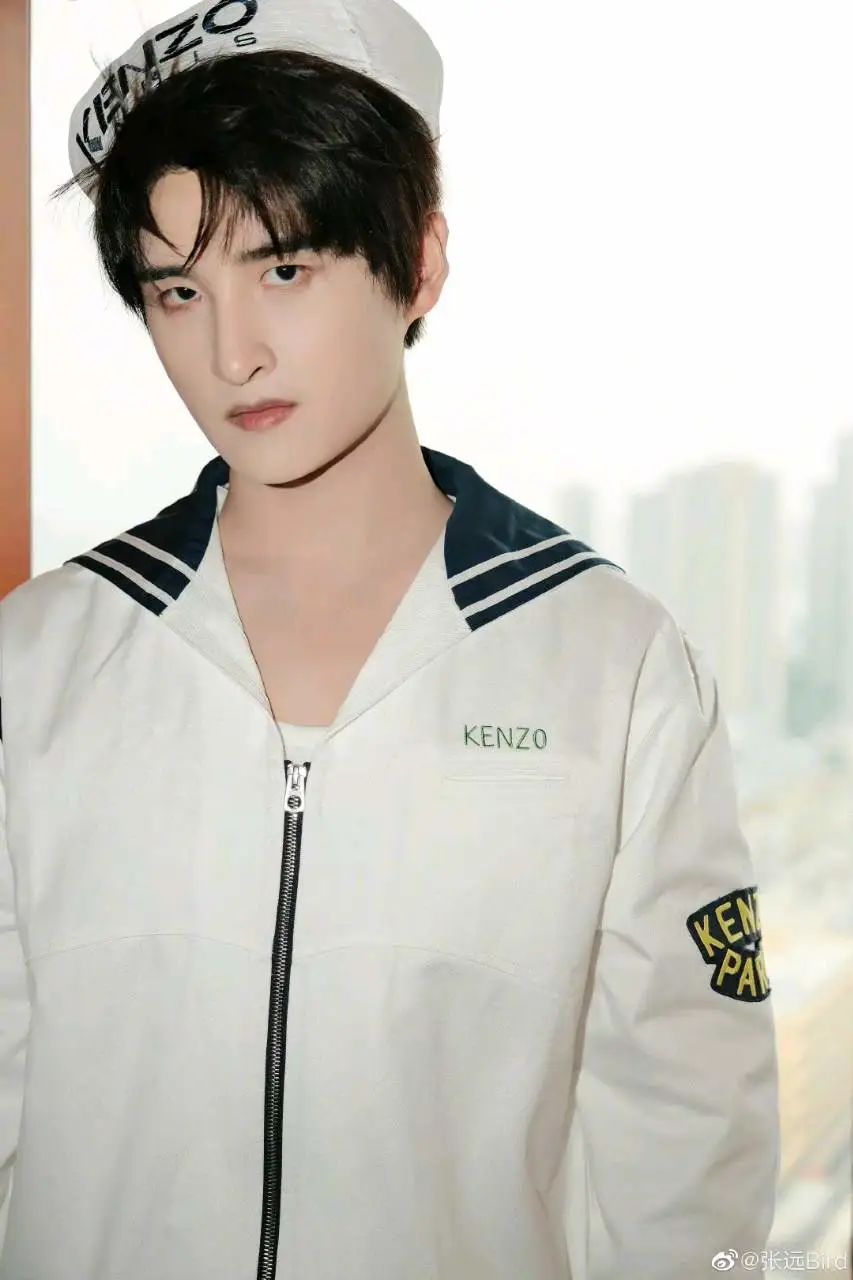 Hu Ge, Yang Mi, Dong Zijian, Zhang Yuan, Liu Yifei - iNEWS