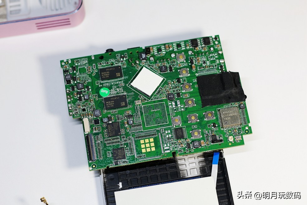 Do you know the projector?Let me tell you what it looks like inside ...