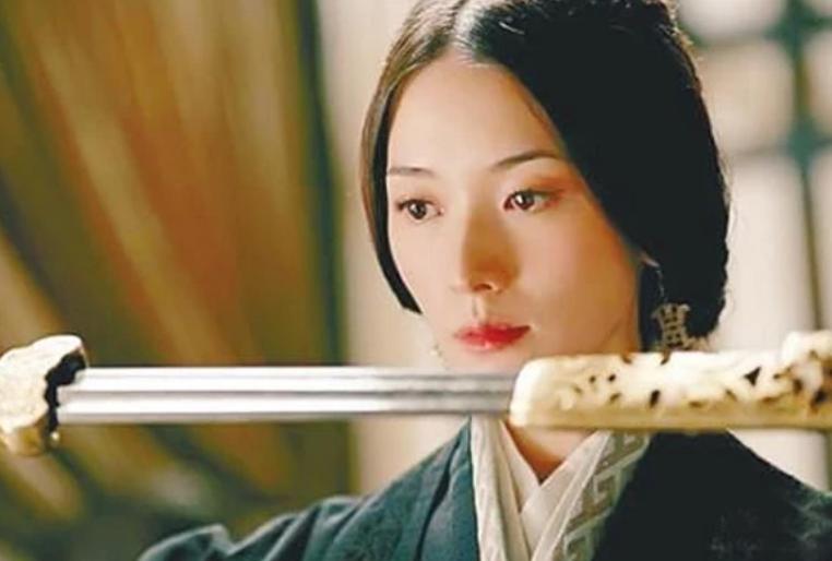 At the banquet, Wu Wang Helu gave his daughter a piece of fish. Why did ...