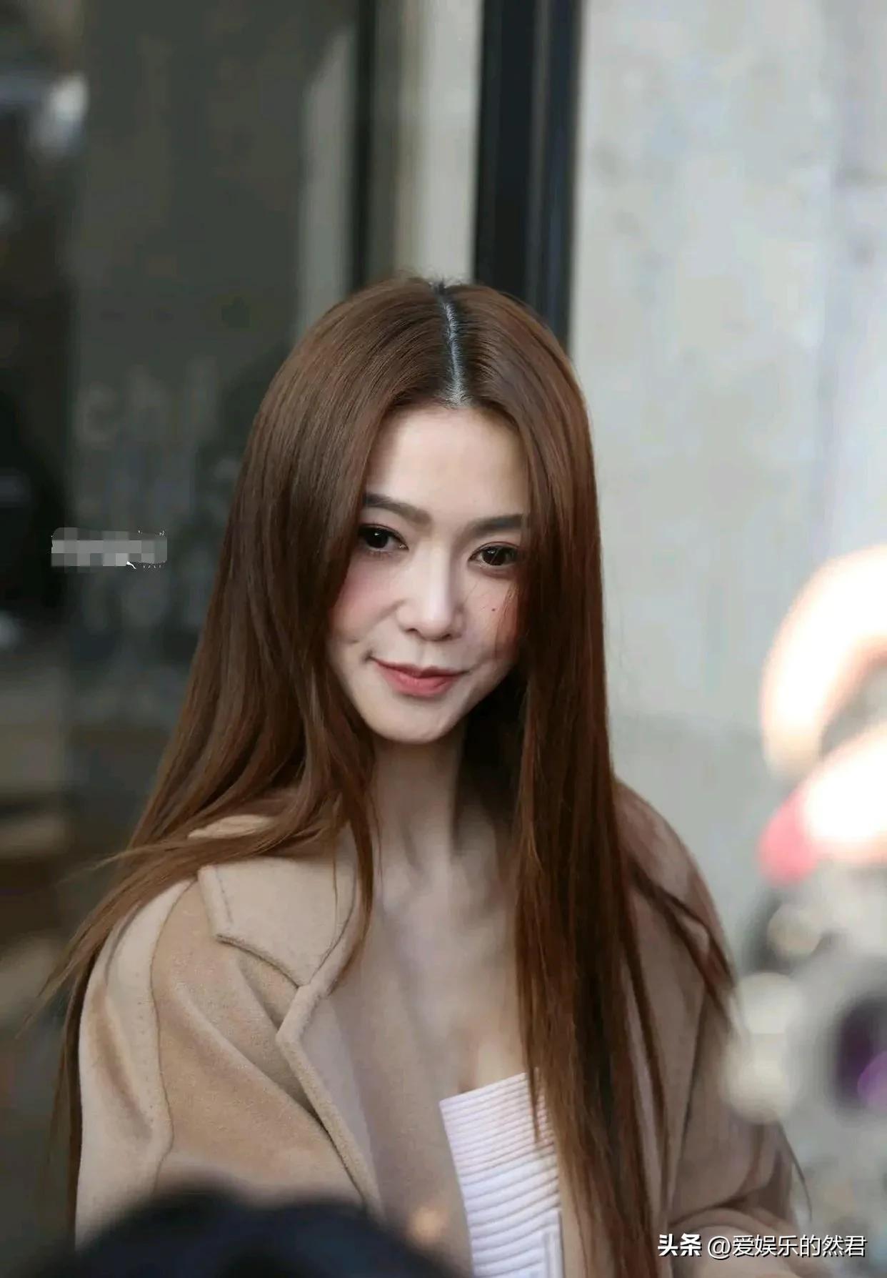 Fiona Fiona at Paris Fashion Week is dignified and beautiful without ...