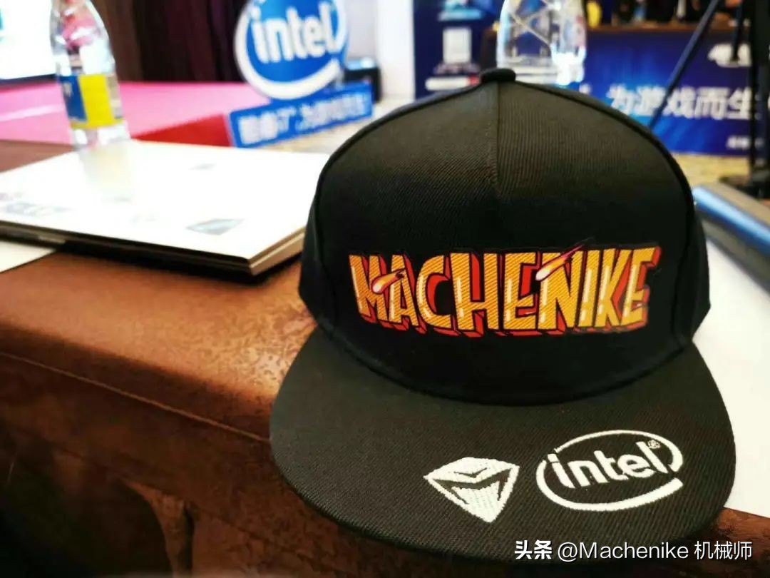 The story of a mechanic's notebook computer friend "stand shoulder to ...