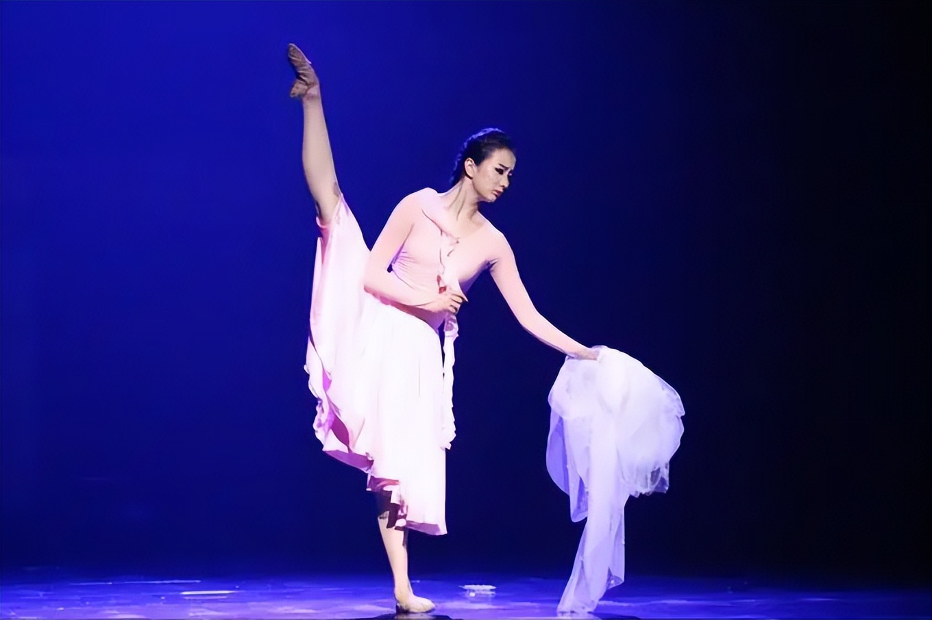 Half-life with two legs, Zhang Yimou's guilt can't save her, Liu Yan ...