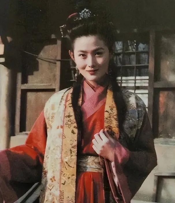 "The most beautiful Pan Jinlian" Wang Siyi, was abandoned twice by "Wu ...