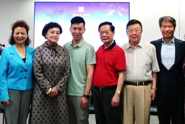 The drama "Fok Yingdong" will hit the stage in May, starring Cantonese ...