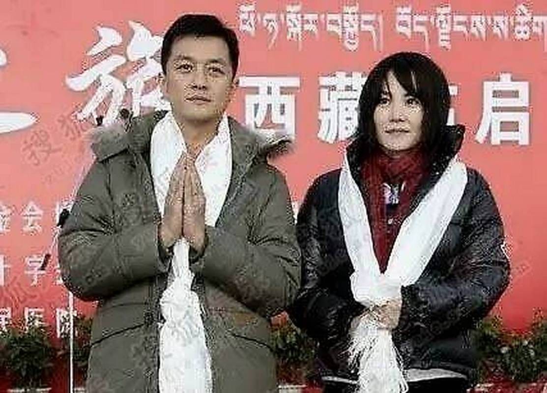 Li Ao described Faye Wong as a "foolish woman learning Buddhist ...