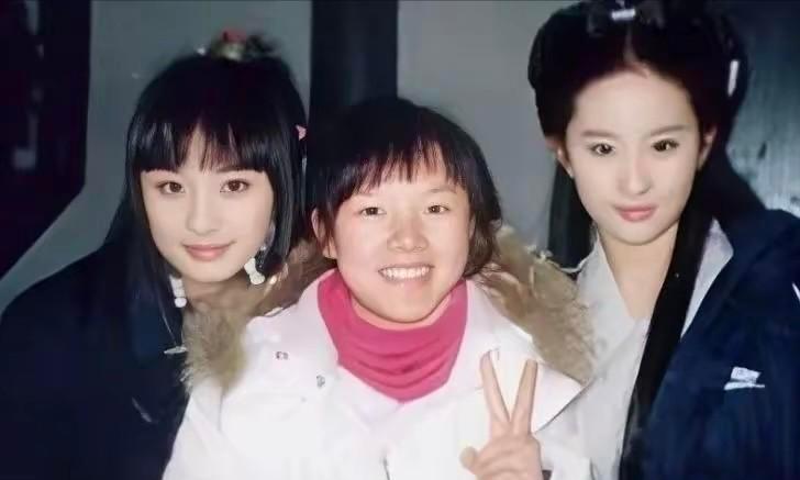 35-year-old Liu Yifei and 36-year-old Yang Mi stood together, and the "gap" between the two ...