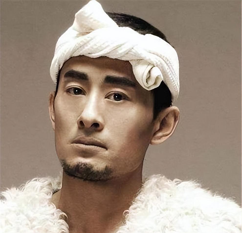 How the "acting crazy and acting stupid" singer Abao became a joke - iMedia