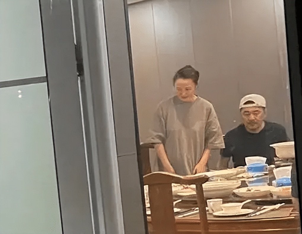 Chen Jianbin and Jiang Qinqin look young and friendly without makeup ...