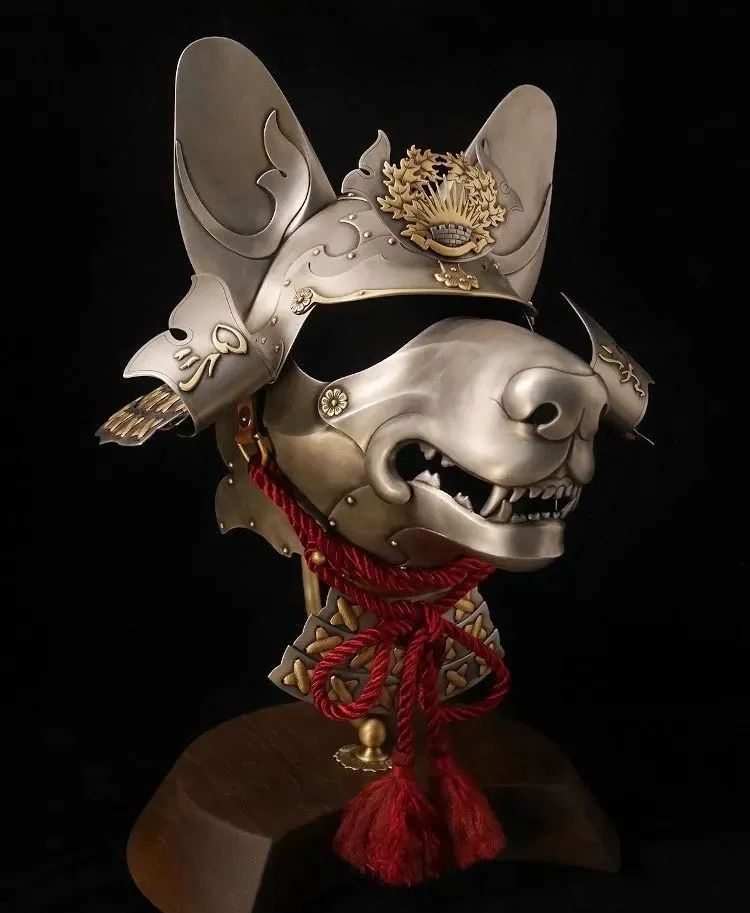What is the profession of an animal armorer? Artist turns cats and mice ...