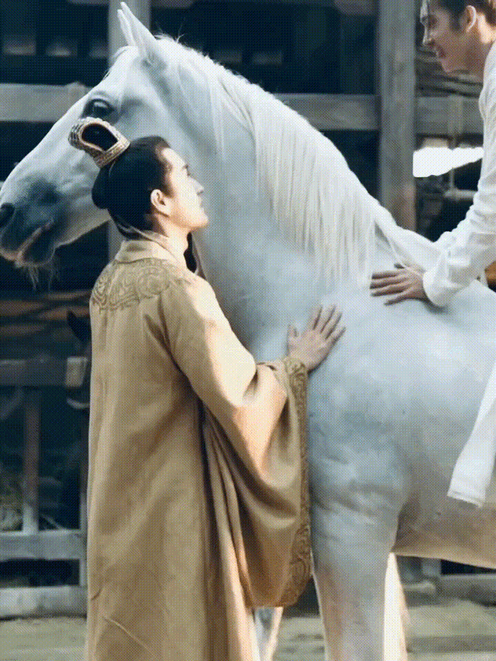 Boyi Kao, played by Yang Jue, became the role of Bai Yueguang in "Feng ...
