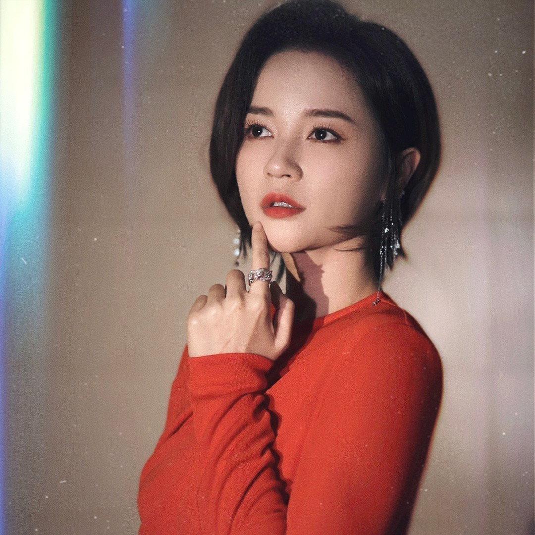 Cheng Xiang: Known as the "explosive model maker", many people have heard her songs, but they ...