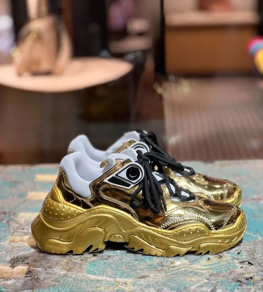 15 popular new shoes of niche trendy brands in early autumn - iNEWS