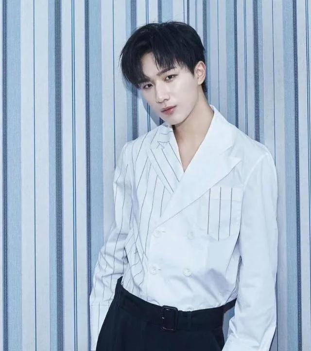 The popularity of the boy's song was over 10,000, and Li Hongyi washed ...