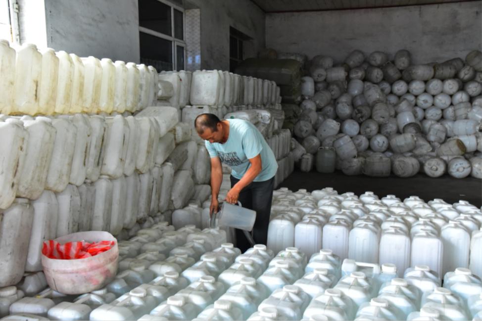 Jiang Zhenyu "Into Xinhe Village, Baoshou Town" - iNEWS