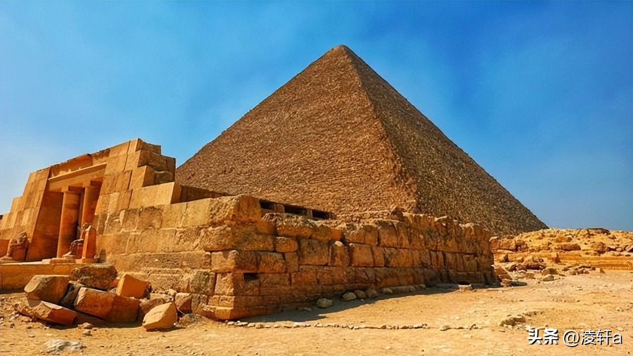 What are the characteristics of the Egyptian pyramids? What stages did ...