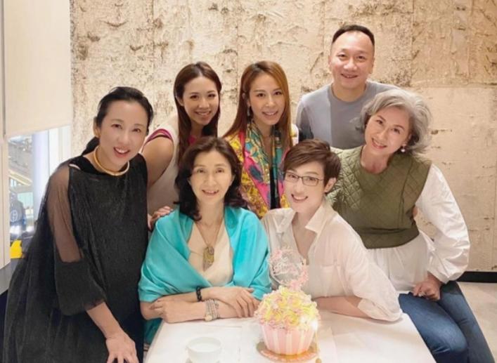Ye Qianwen and 4 Hong Kong sisters gathered to celebrate the birthday ...