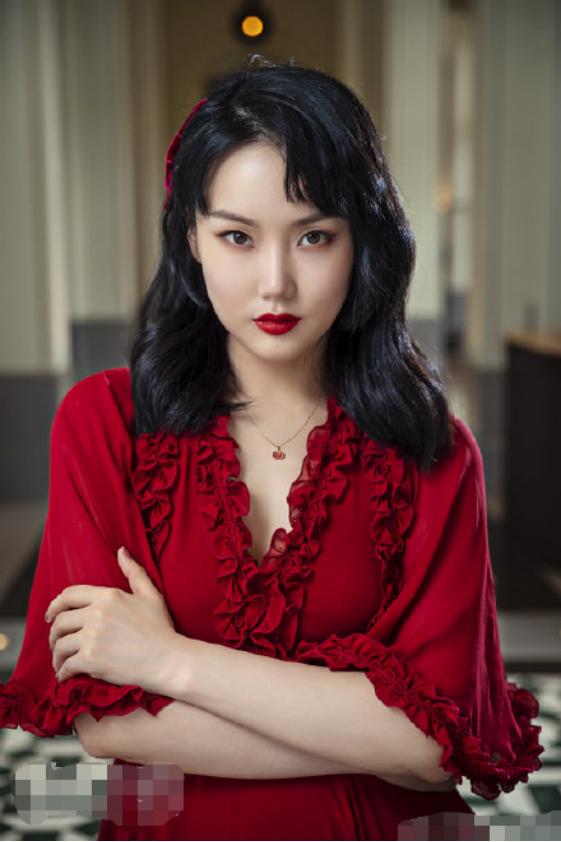 Huang Ling, the most charming woman in the Chinese music scene, and her boyfriend Xu Song are ...