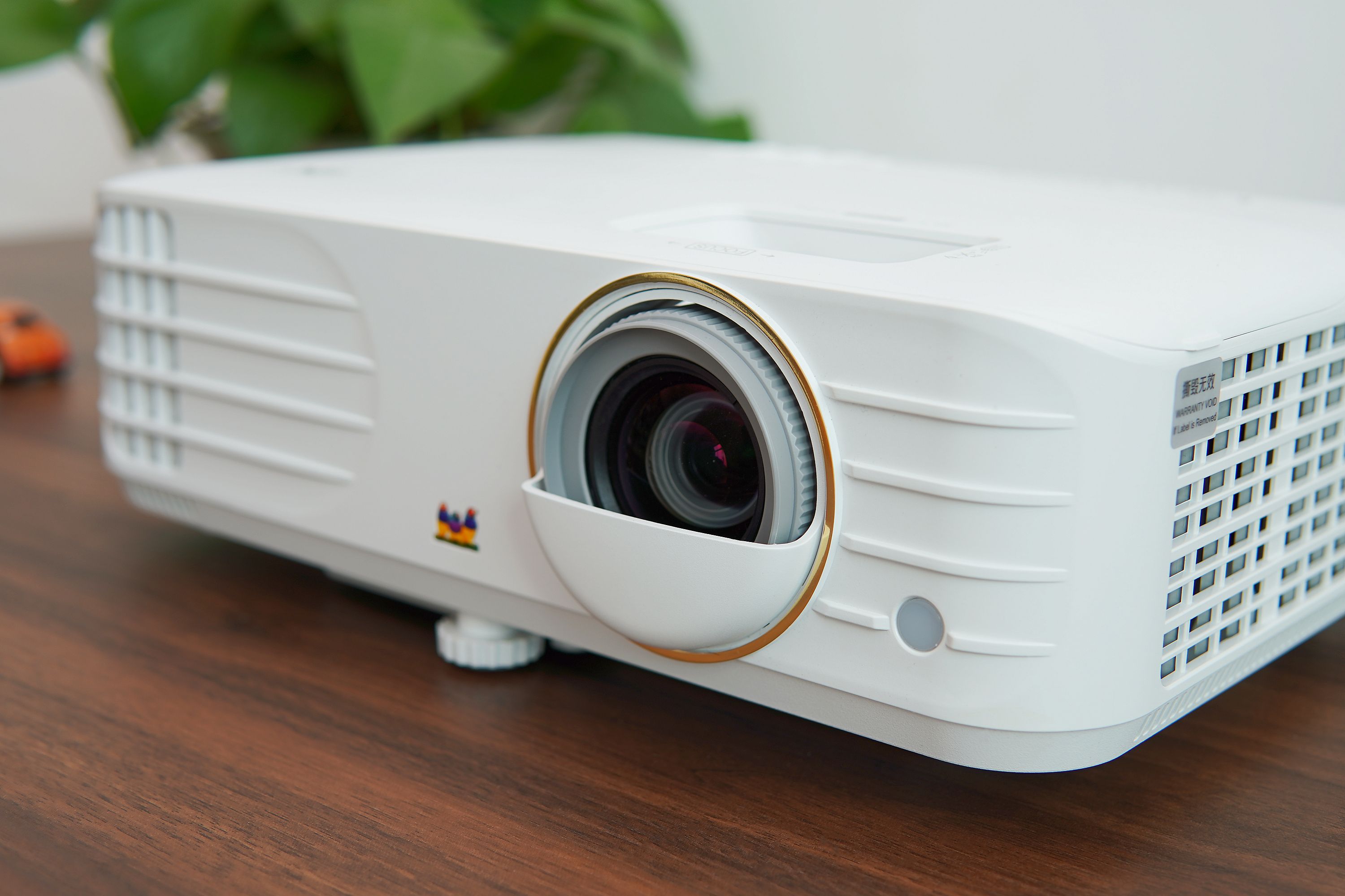 ViewSonic K701-4K smart projector is a bit interesting with traditional projection and smart ...