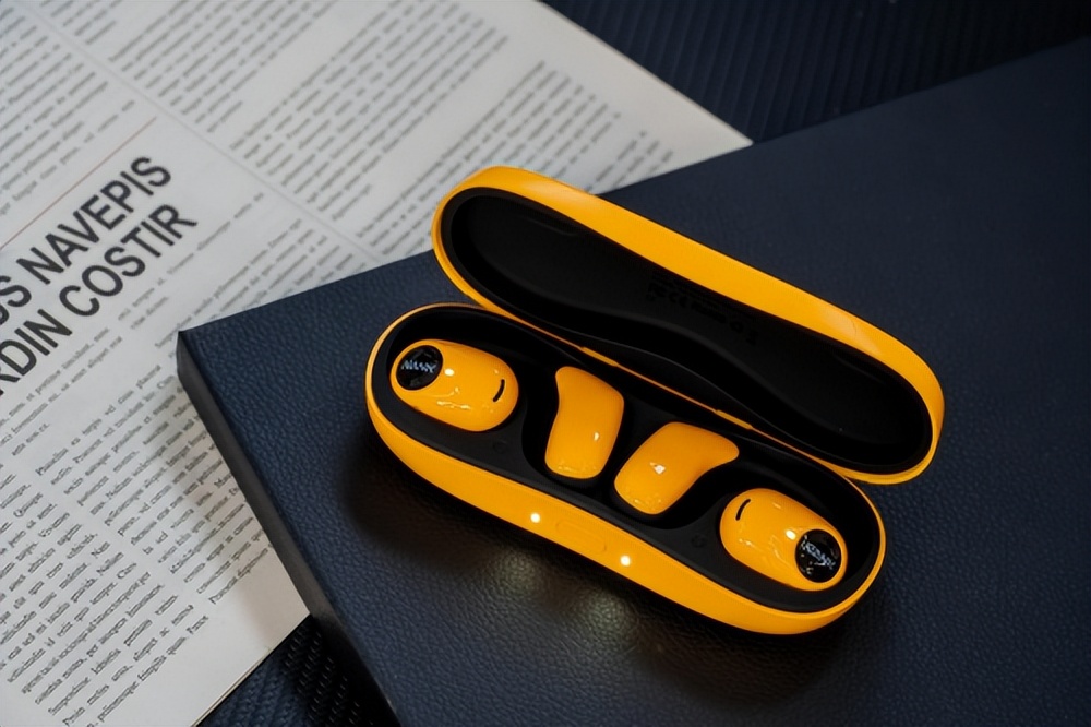 What does an open bluetooth headset mean? What is the difference ...