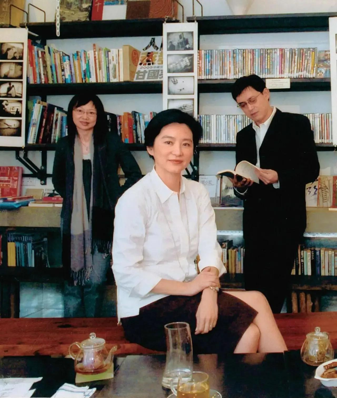 At the age of 40, Lin Qingxia fell in love with reading and writing ...