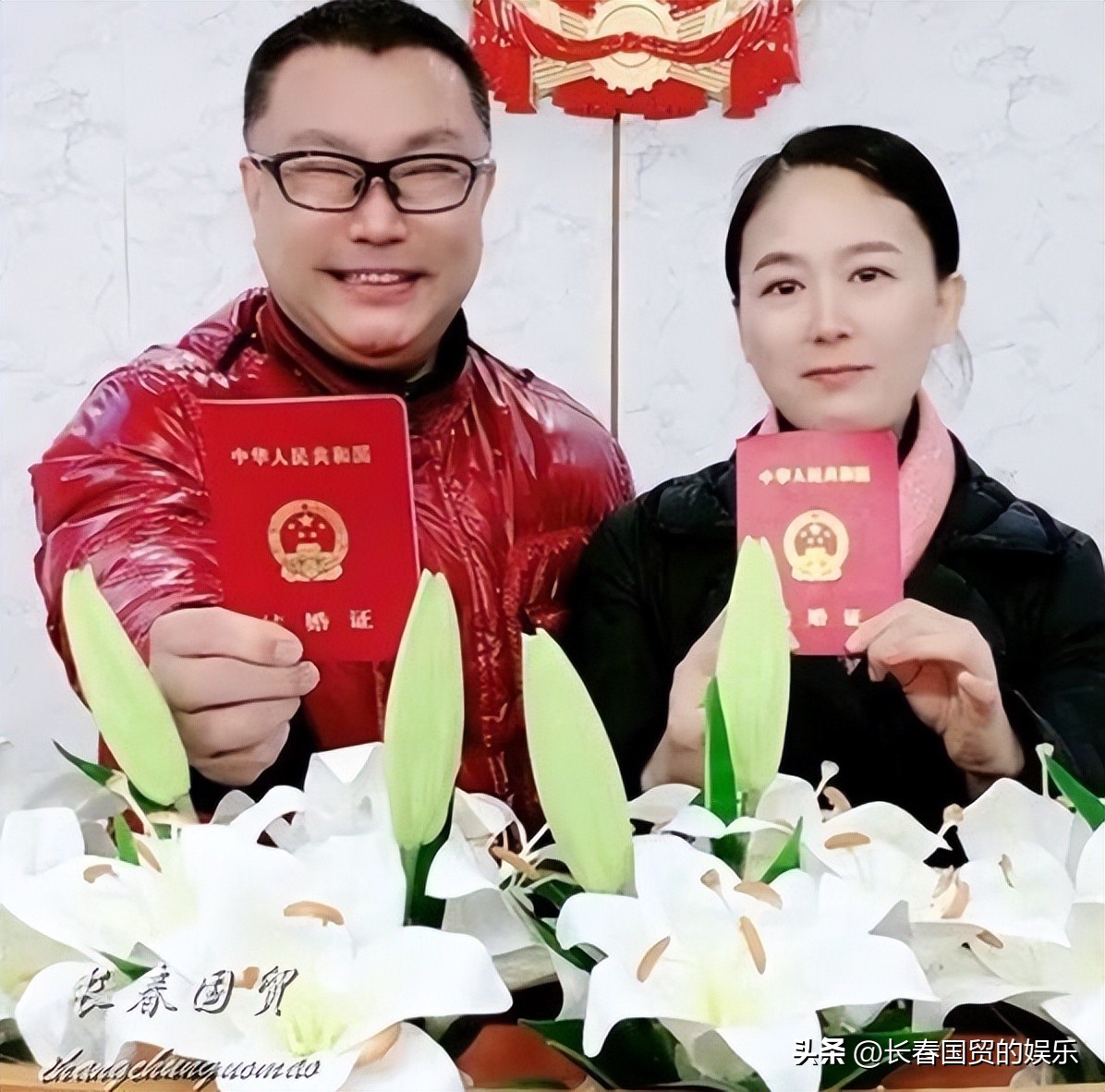 Singer Yin Xiangjie and his wife show their affection in the same frame ...