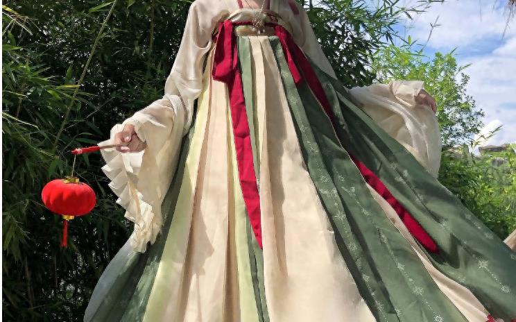 Right fold: the symbol of Hanfu, which is not only the shape of the ...