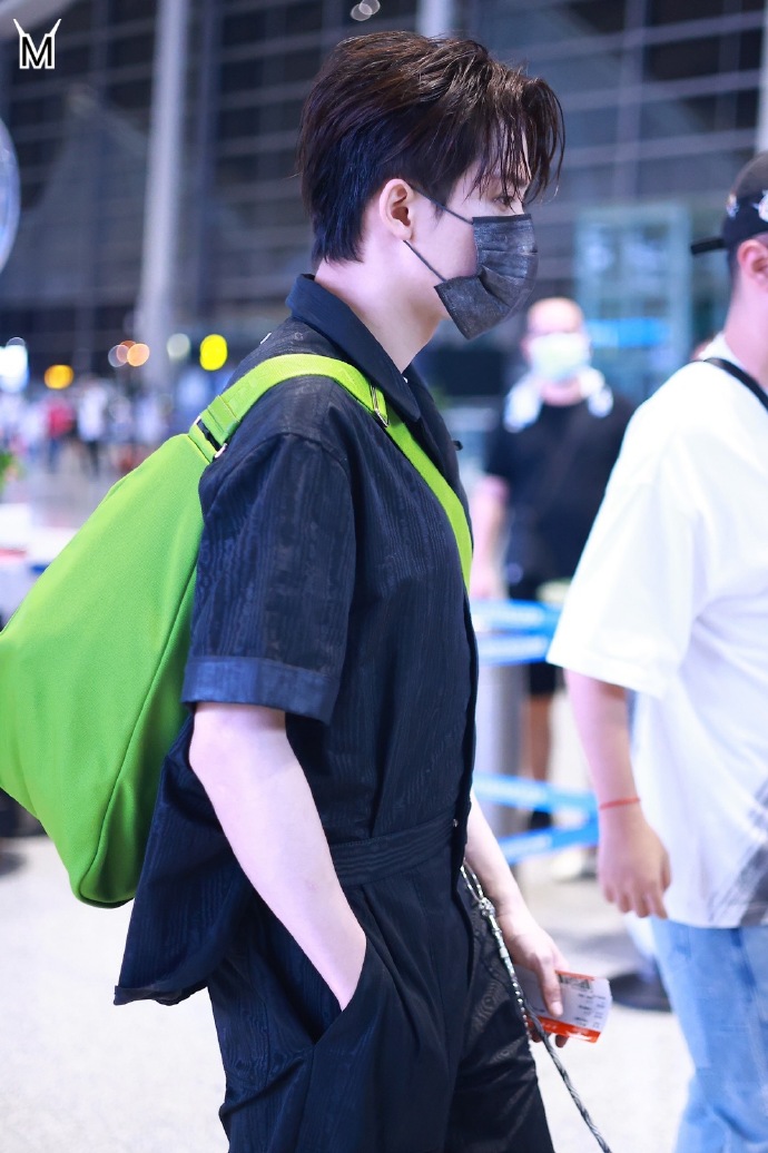 8.10 Picture: Li Yifeng, Yang Yang, Xue Kaiqi, Chen Weiting, Han Dongjun, Xu Kaicheng, Chen ...