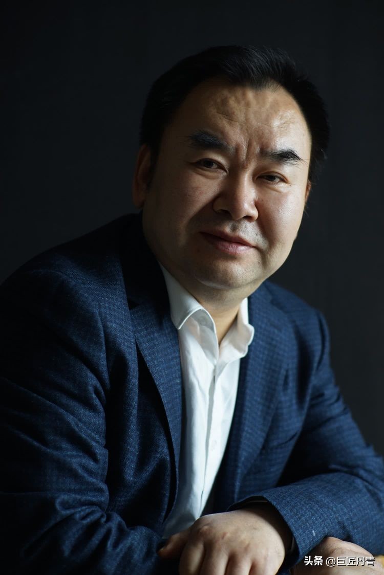 The pride of the times - Li Zhilong - iNEWS