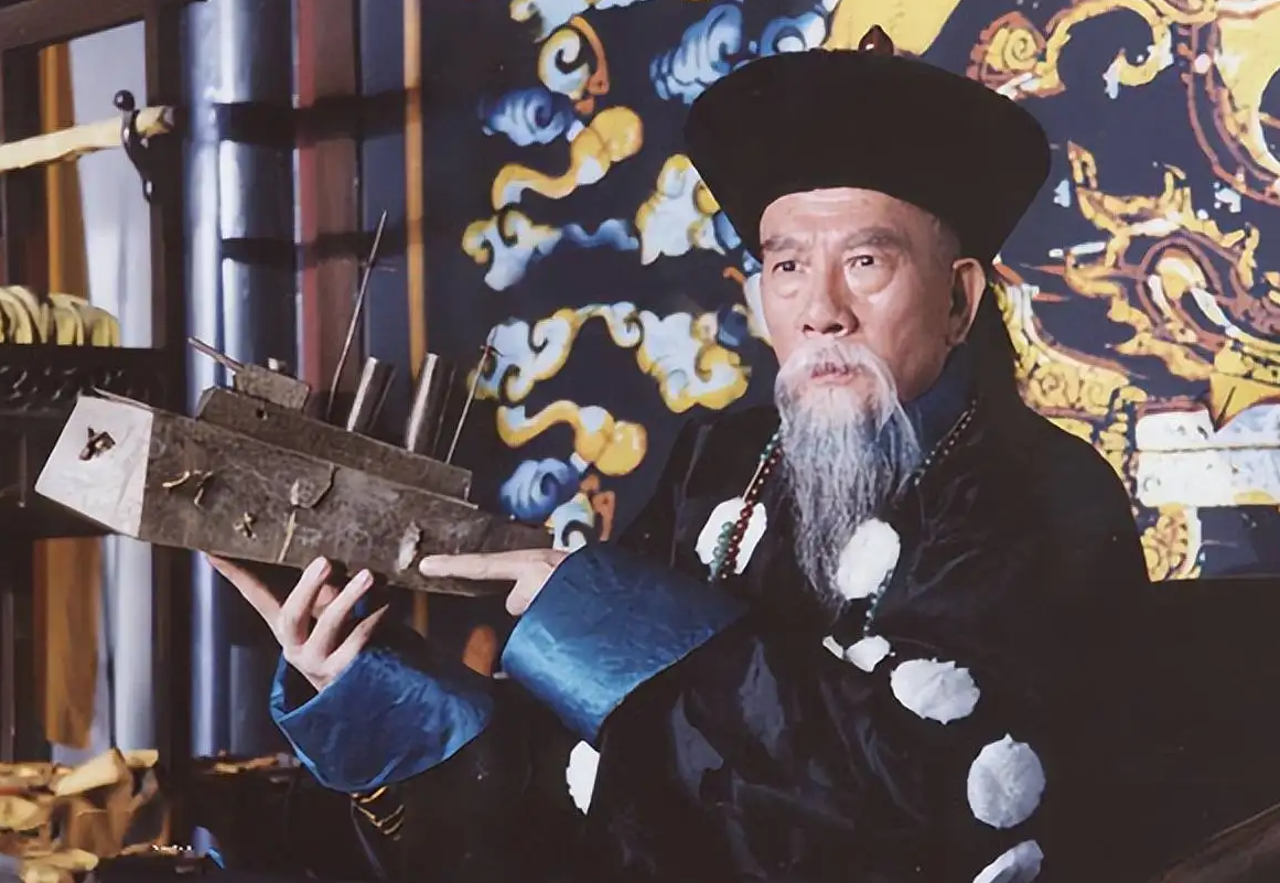 Zeng Guofan was working in the tent when a soldier suddenly rushed in ...