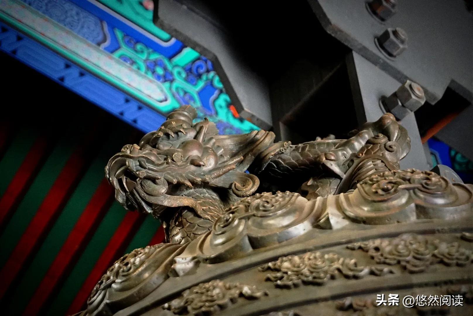 Looking at ancient bells in the Ancient Bell Museum of Dazhong Temple ...