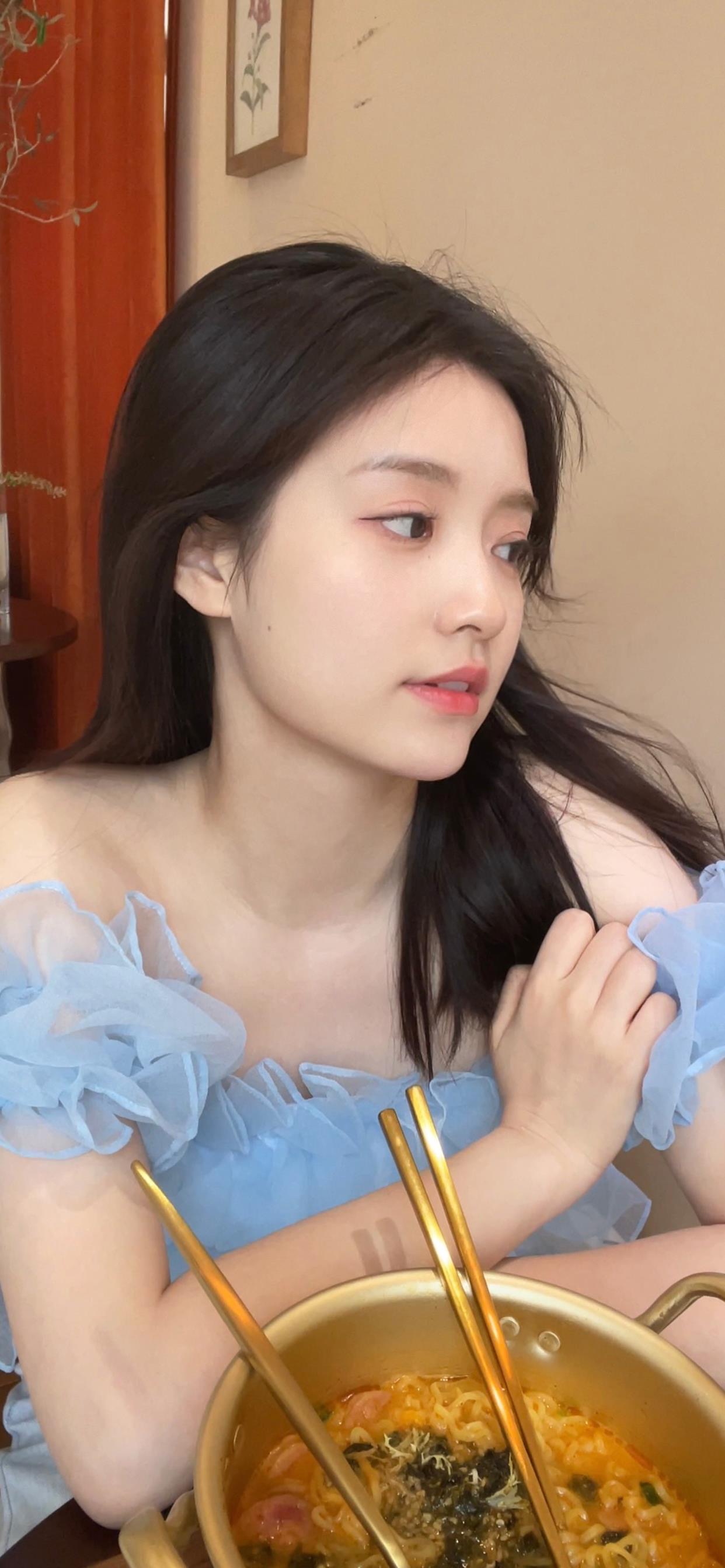 Zhang Chuhan wallpaper | star idol wallpaper - iNEWS