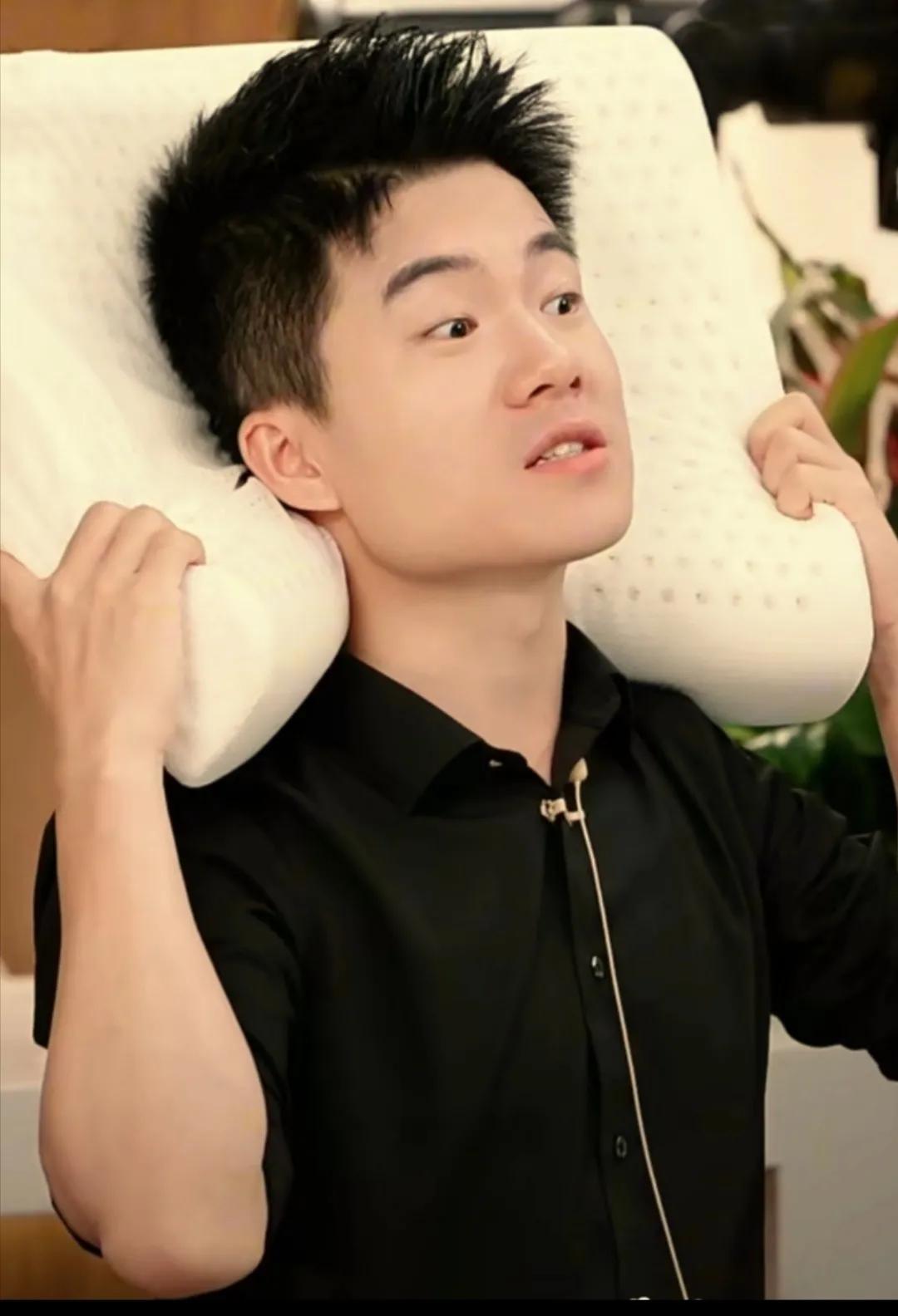 Dong Yuhui's large car rollover scene - iMedia