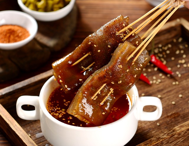 You can't go wrong with the delicious food in Chengdu. - iNEWS