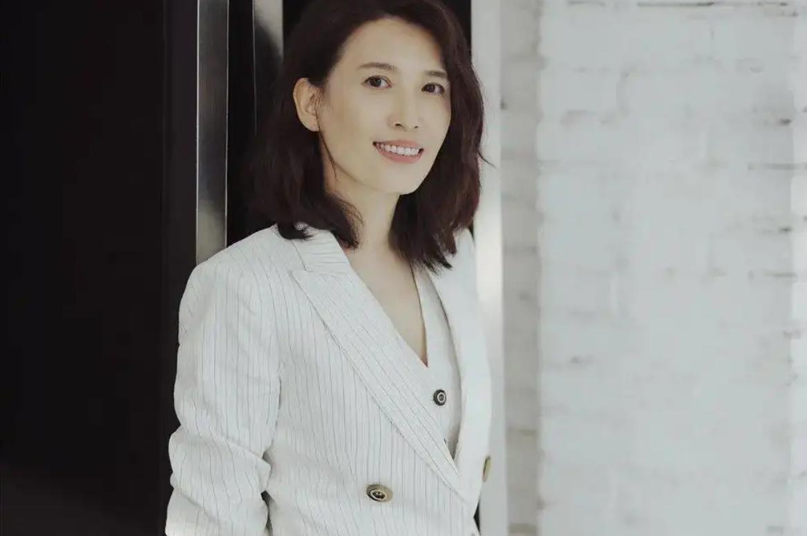 Chen Xiaonan, a host who pursues truth all his life, shows warmth with truth - iNEWS