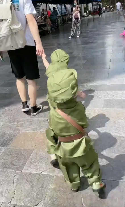 The three daughters of the Hu family: the "most harmonious" triplets on ...