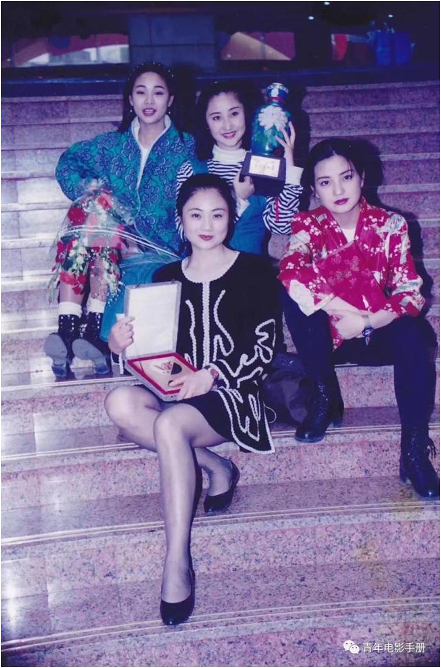 Xie Jin in Zhou Jianping's eyes: Xie Jin never lets anyone sleep with him, scolds whoever stays ...