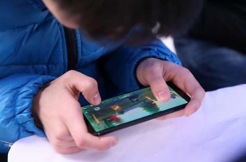 If the following symptoms appear on the mobile phone, please stop as ...