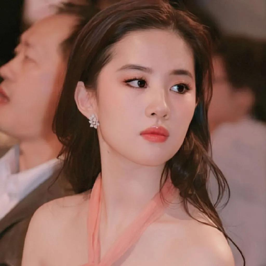 Facts have proved that the 35-year-old Liu Yifei has finally embarked on a road of no return - iNEWS